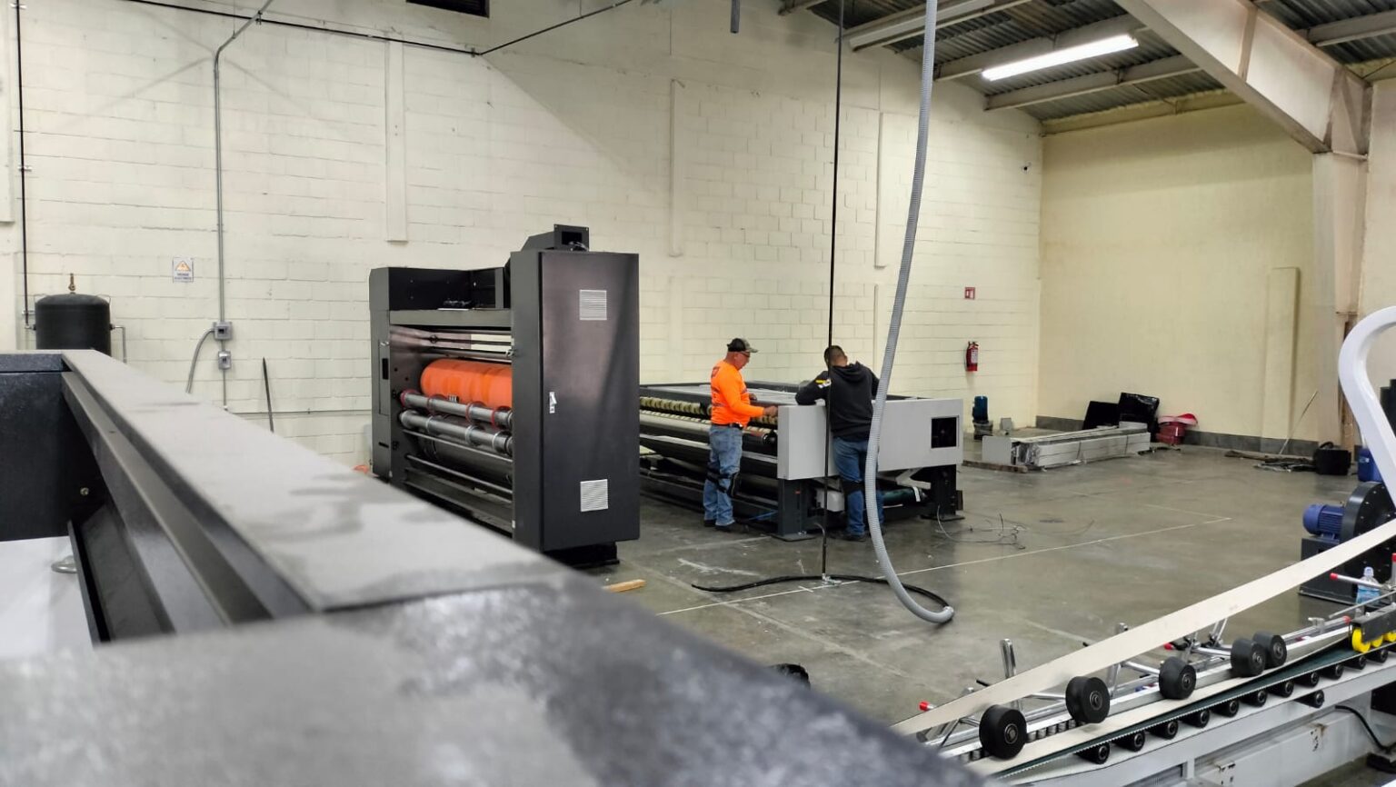 MAQUINA FLEXO PARA IMPRESION DE CORRUGADOS AUTOMATICA, 2, 3 Y 4 COLORES, CON RANURADOR Y SUAJADO ...